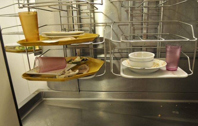 The Case for Trayless – Sustainability at Carleton – Carleton College