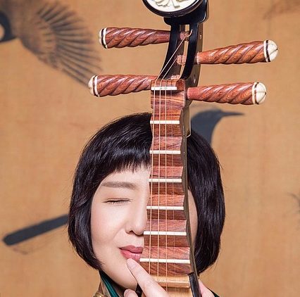 World-renowned Chinese Pipa master Gao Hong performs in concert with ...