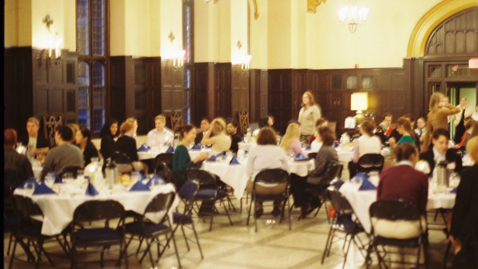 Carleton Students Learn Meal Etiquette – News – Carleton College