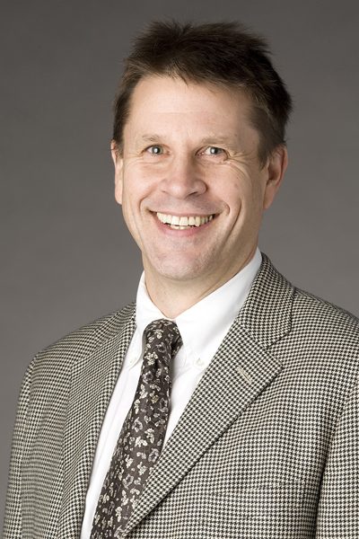 Raylor Awarded Albert W. Fields Award by SCRC – News – Carleton College