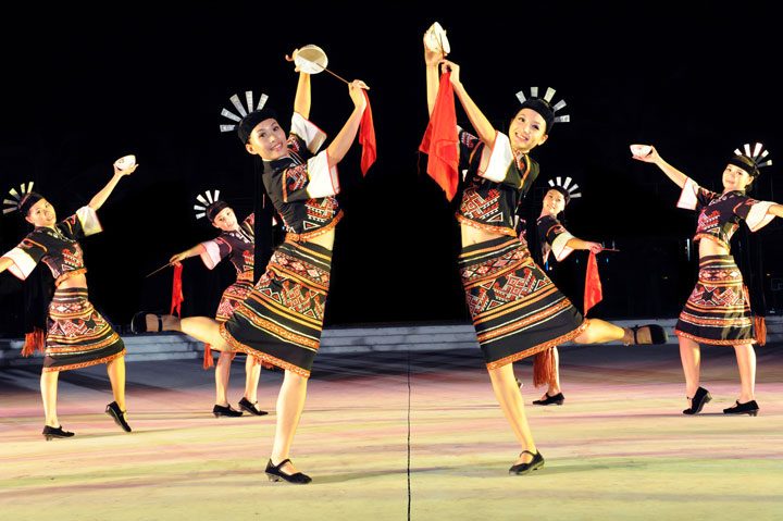 China’s Renowned Baoting Li and Miao Dance Troupe to Present ...